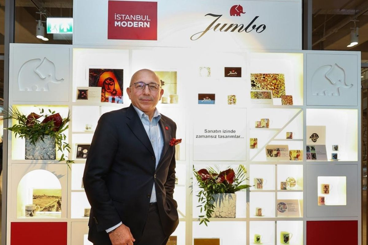 Jumbo Genel Müdürü Hakan Zihnioğlu, mutfakta tencere ve tabağın ...
