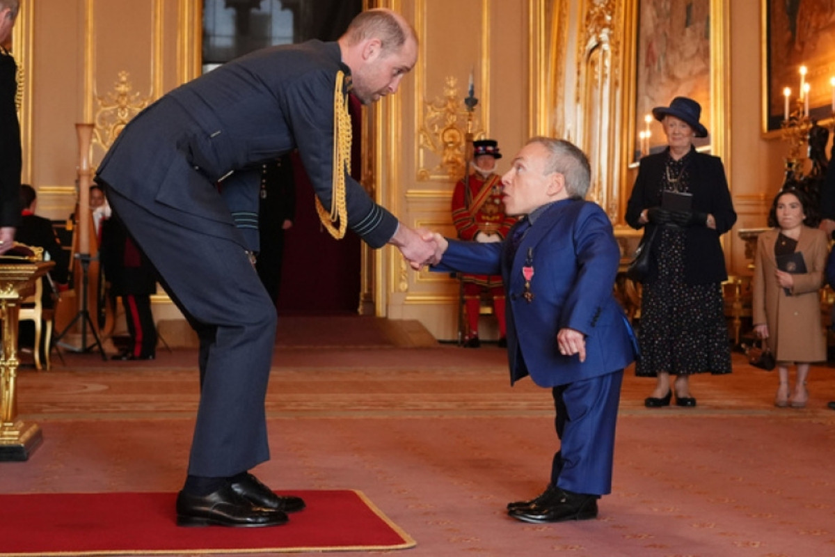 Warwick Davis, Windsor’da düzenlenen törende Prens William’tan onur ...